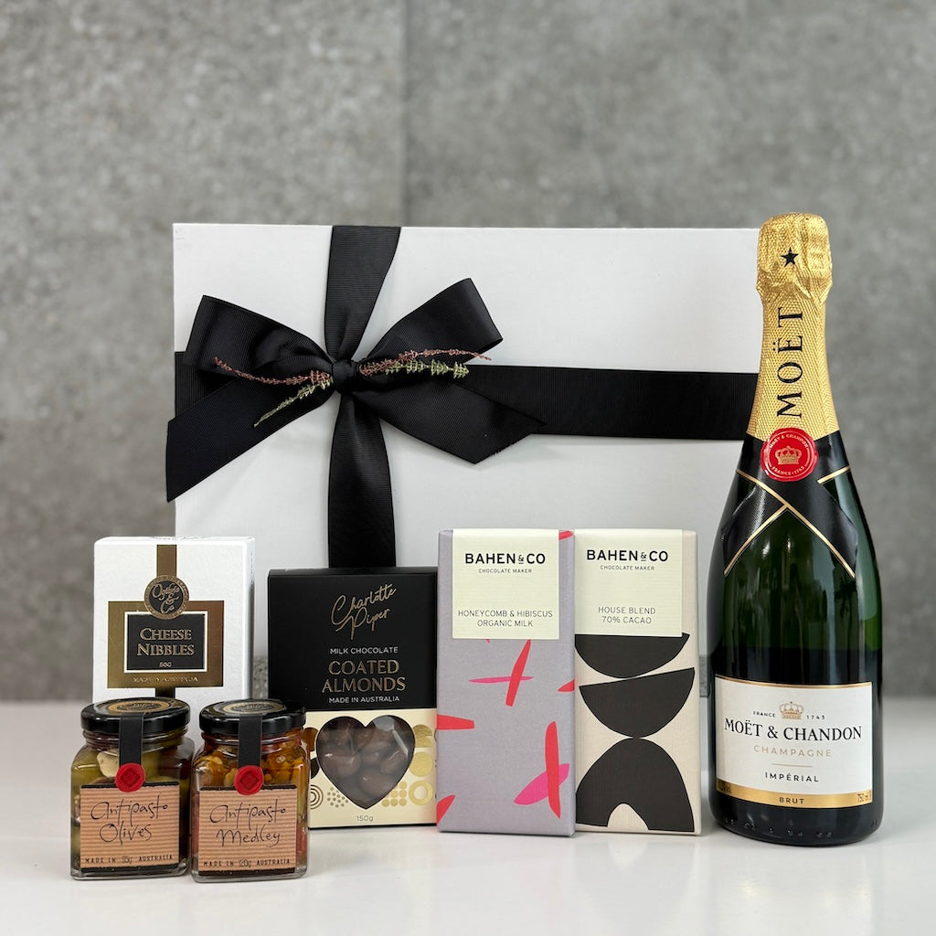 LUXURY MOËT HAMPER Gift Box Perth | Gift Boxes & Gift Hampers Perth ...